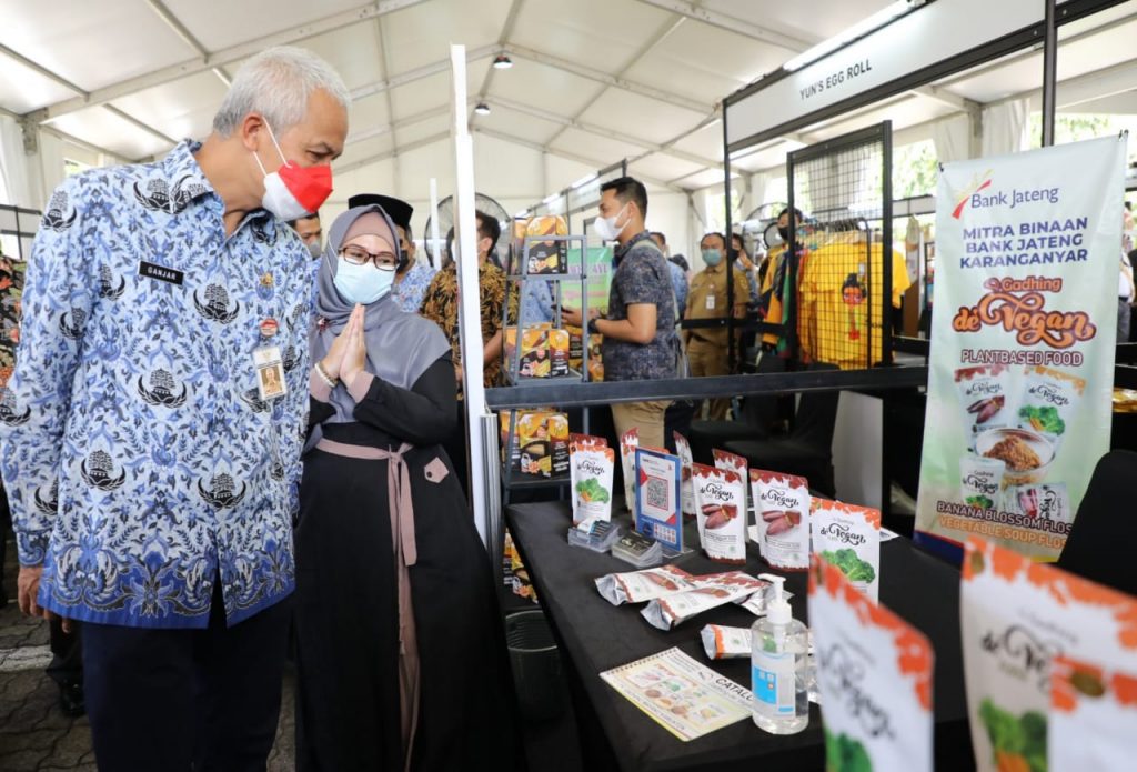 Tips Merawat Tanaman Anggur Agar Berbuah Maksimal Mondes