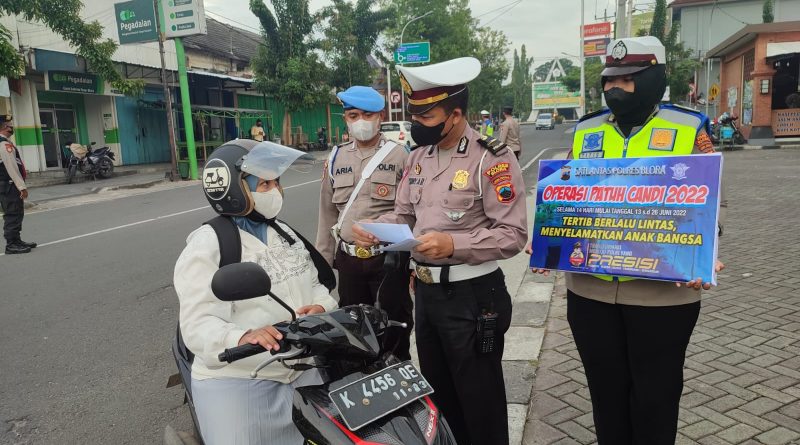 Breaking News, Jalan Pantura Pati - Rembang Macet Total Hingga Jalur Lingkar Selatan - Mondes