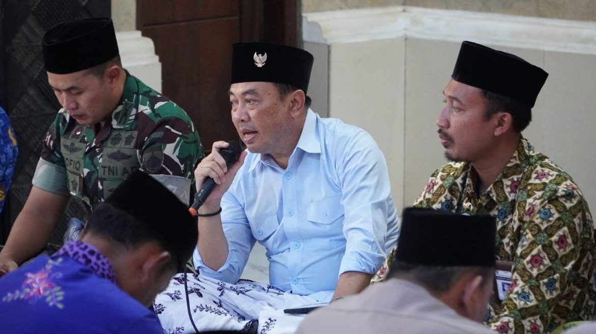 Blusukan Safari Jumat, Pj Bupati Jepara Ingatkan Pentingnya Toleransi ... Blusukan Safari Jumat, Pj Bupati Jepara Ingatkan Pentingnya Toleransi ...