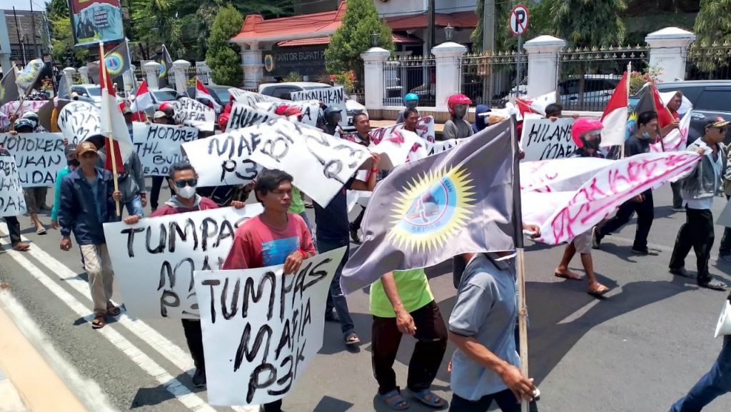 Gelar Demo, Ormas Mantra Tuntut BKPP Buka Formasi PPPK - Mondes