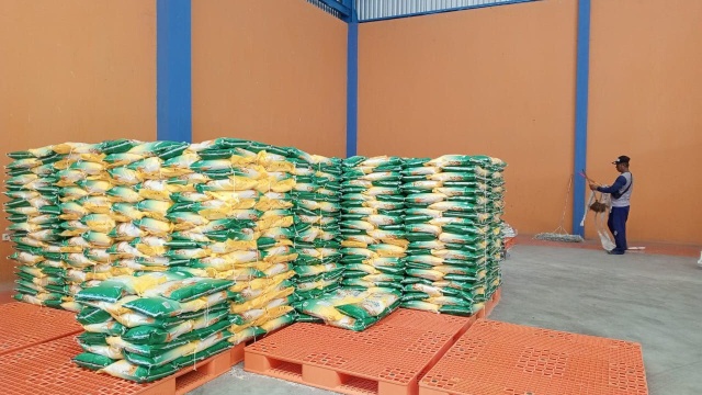 Stabilkan Stok Pangan di Pati, Bulog Sediakan Ribuan Ton Beras SPHP ... Stabilkan Stok Pangan di Pati, Bulog Sediakan Ribuan Ton Beras SPHP ...