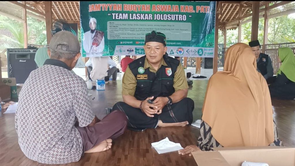 Sosok Aipda Hartono, Ruqyah Ratusan Warga secara Gratis - Mondes